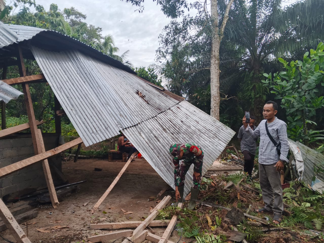 Badai Melanda Wilayah Mukomuko Begini Akibatnya Di Pauh Terenja ...